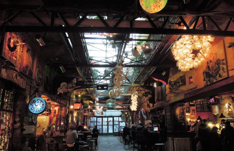 Szimpla Cafe Pub Budapest – Luxury Property